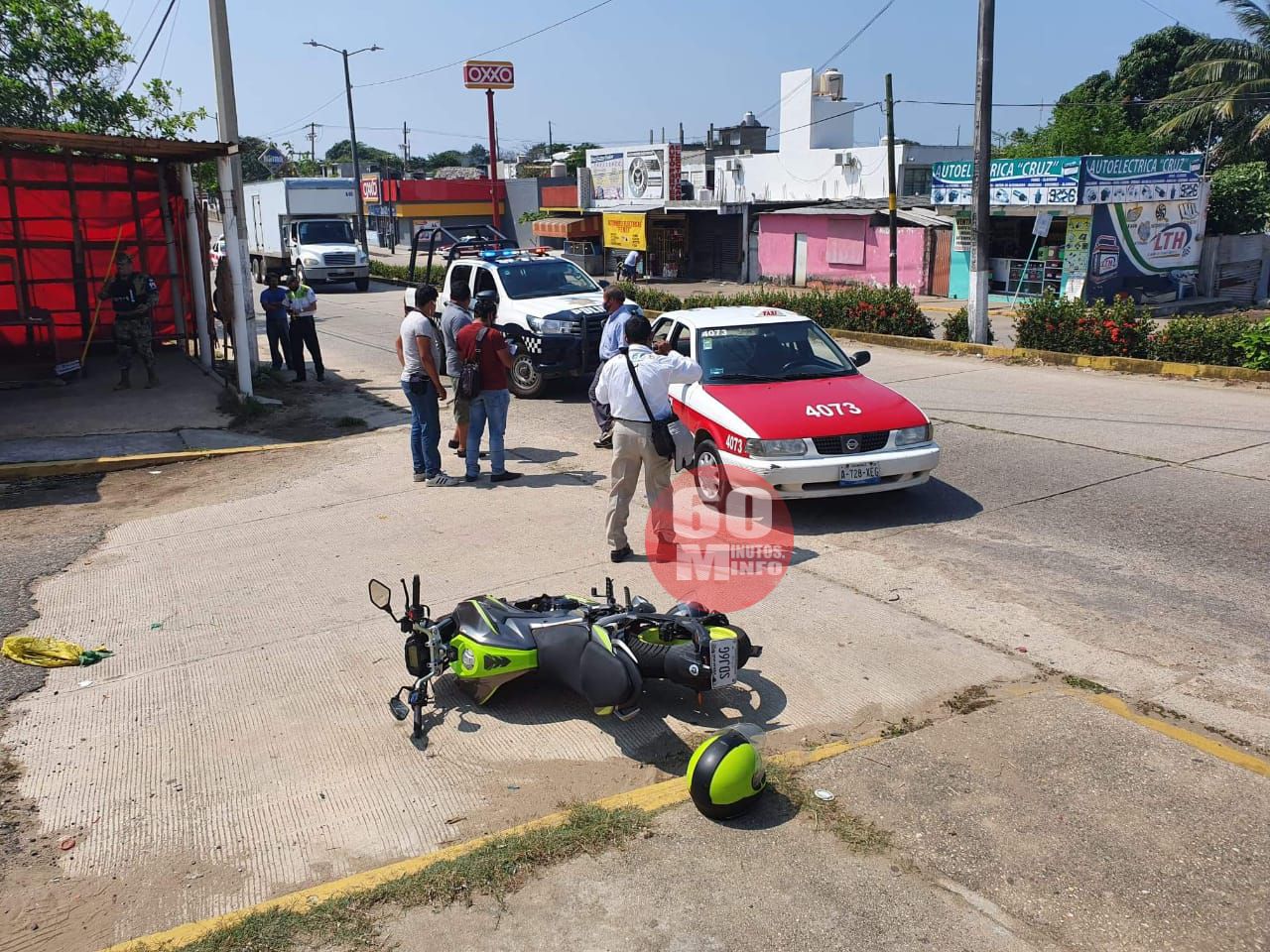 Taxista Lesiona A Pareja De Motociclistas Al Poniente De Coatzacoalcos